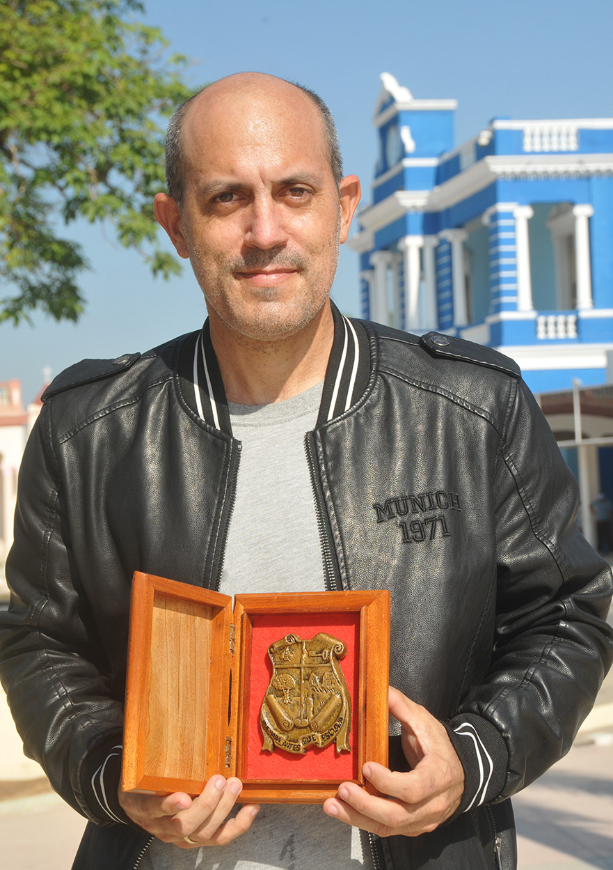 Cuba: Los payasos que habitan en Los Tuyos – Cuba en Resumen